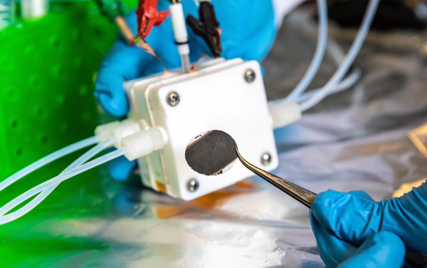 New Catalytic Device II [IMAGE] | EurekAlert! Science News Releases