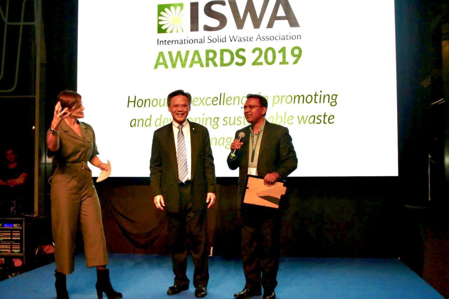 ISWA Award [IMAGE] | EurekAlert! Science News Releases