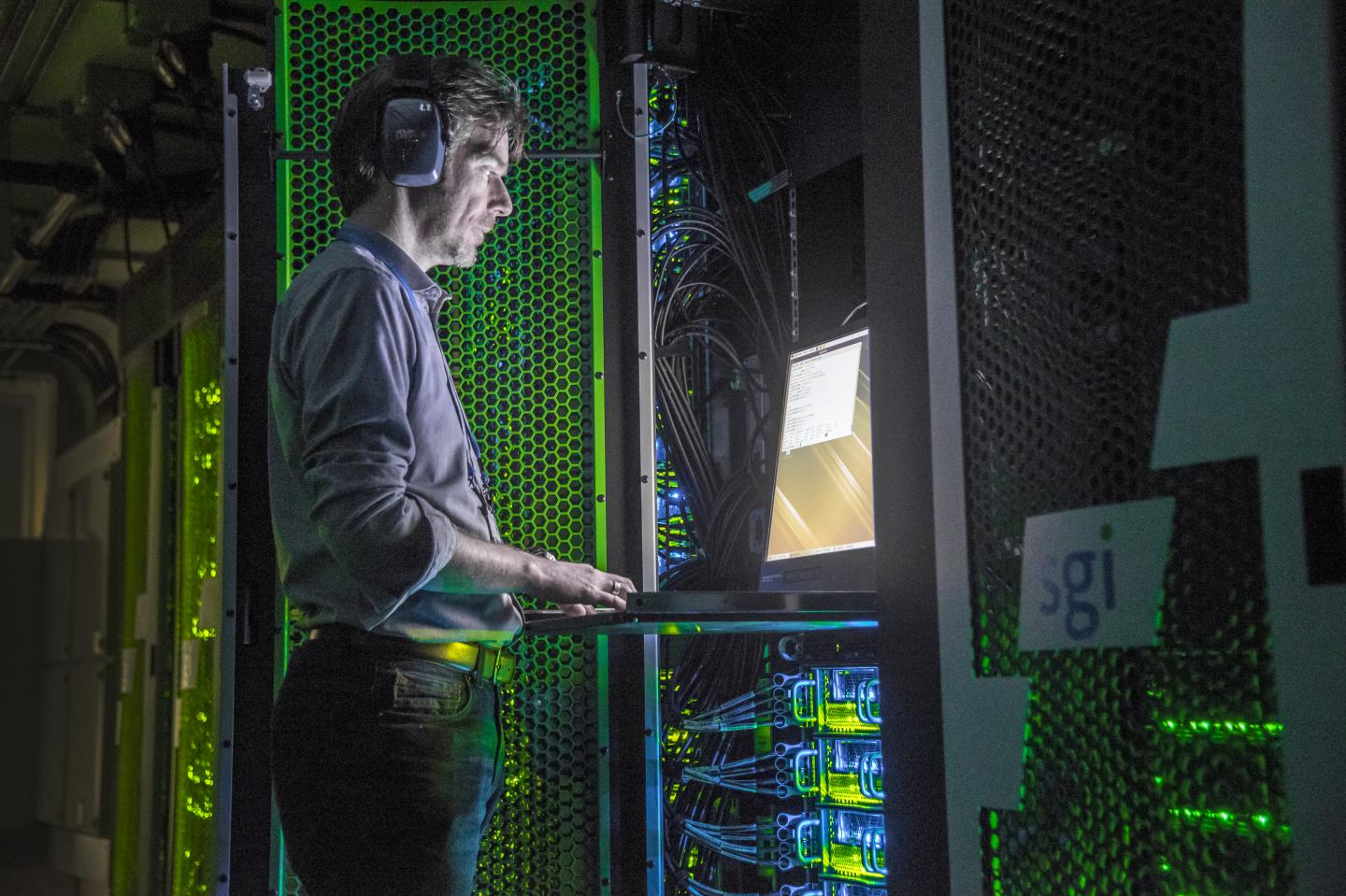 Earlham Institute receives supercomputing awa | EurekAlert!