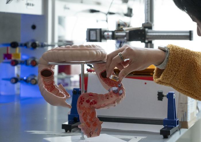 Utilizing wearable electronics [IMAGE] | EurekAlert! Science News Releases