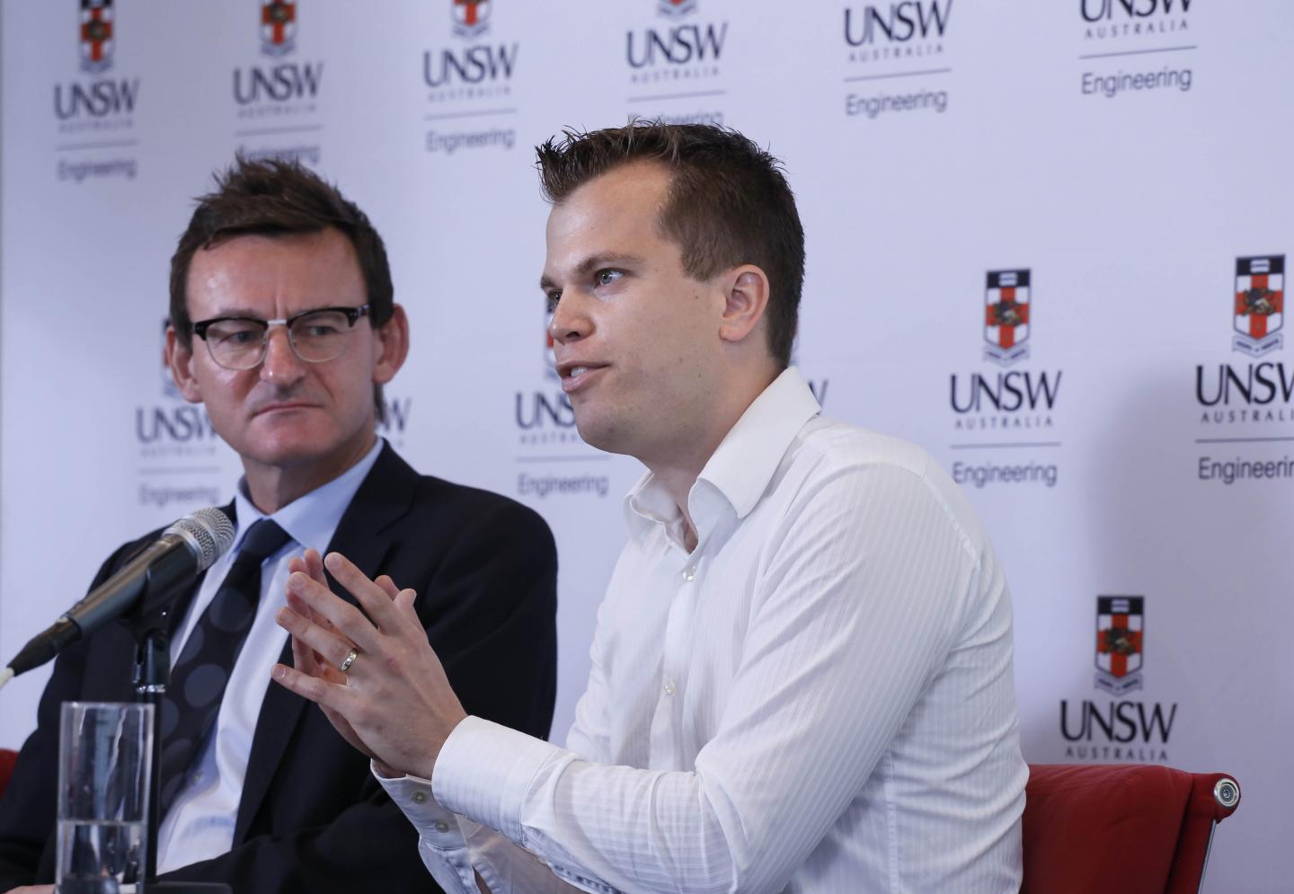 Andrew Dzurak and Menno Veldho [IMAGE] | EurekAlert! Science News Releases