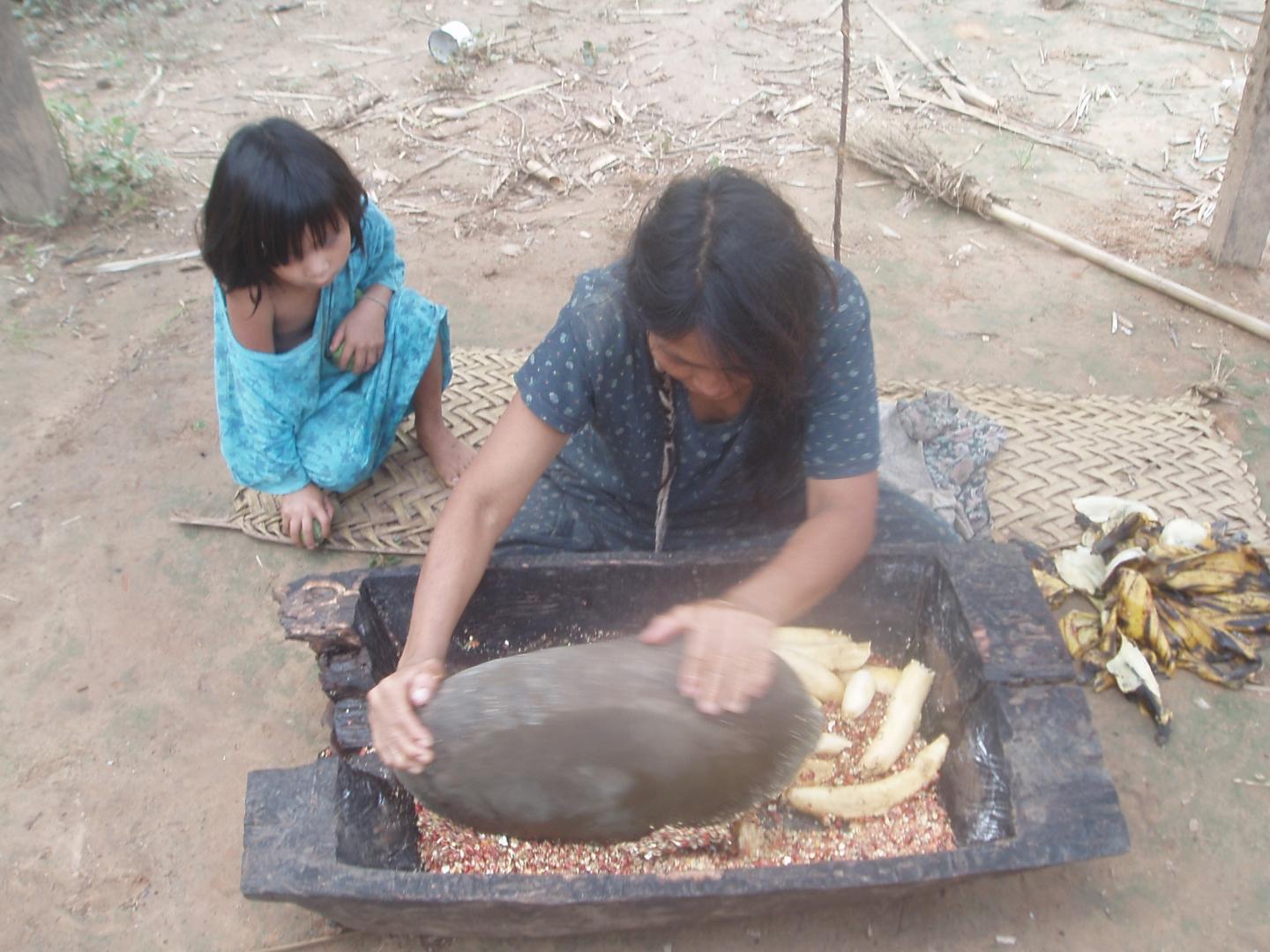 Tsimane Mother with Her Daught [IMAGE] | EurekAlert! Science News Releases
