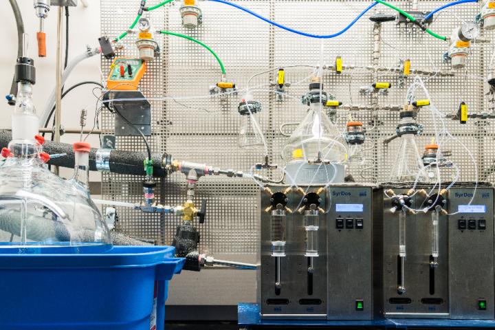 The Flow Reactor System [IMAGE] | EurekAlert! Science News Releases