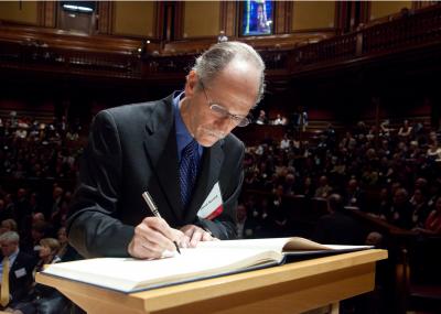Evolutionary biologist inducted into American | EurekAlert!