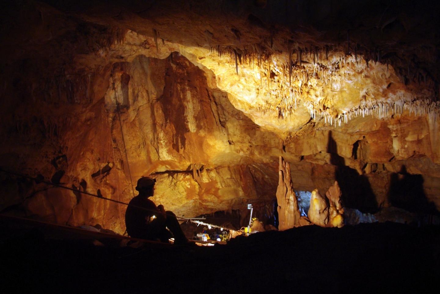 Inside the Manot Cave in Israe [IMAGE] | EurekAlert! Science News Releases