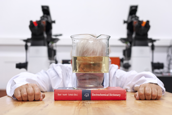 Let’s face the liquid-liquid interface | EurekAlert!