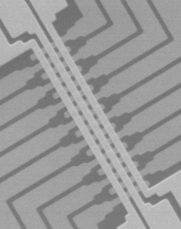 Memristor Array [IMAGE] | EurekAlert! Science News Releases