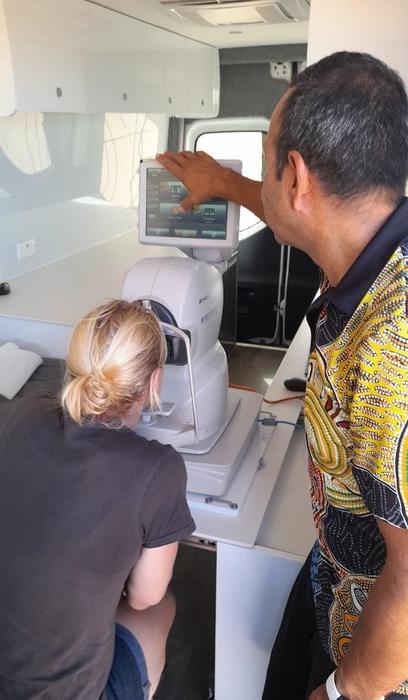 OCT machine in van [IMAGE] | EurekAlert! Science News Releases