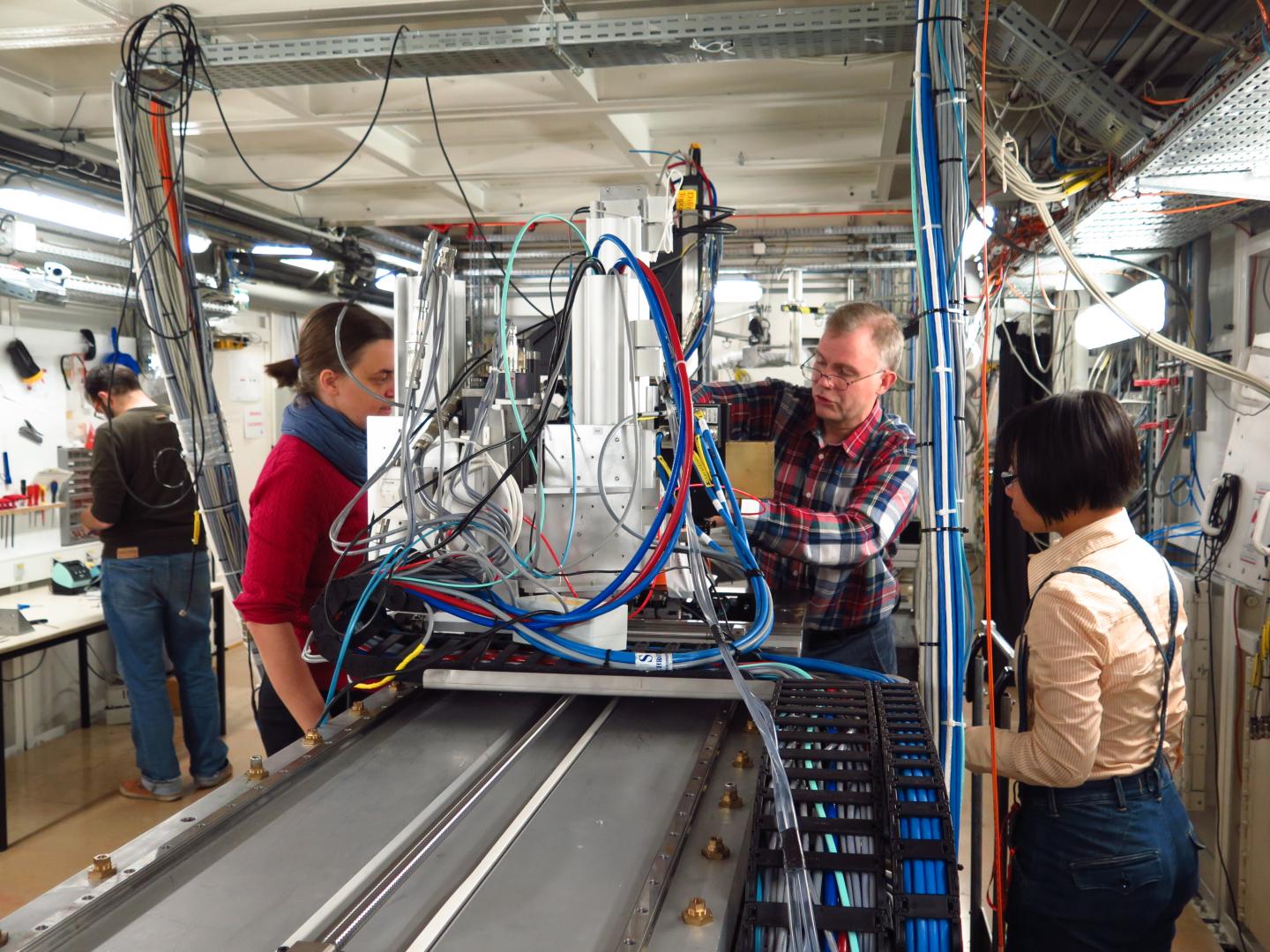 During Experiments at the ESRF [IMAGE] | EurekAlert! Science News Releases