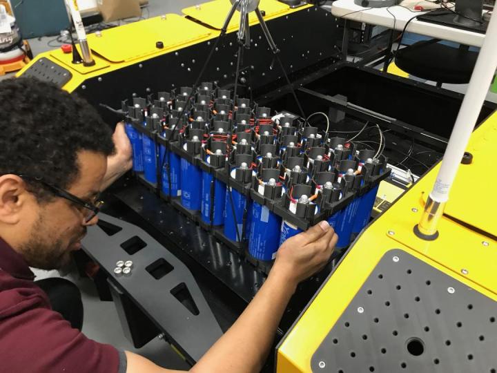Battery Installation [IMAGE] | EurekAlert! Science News Releases