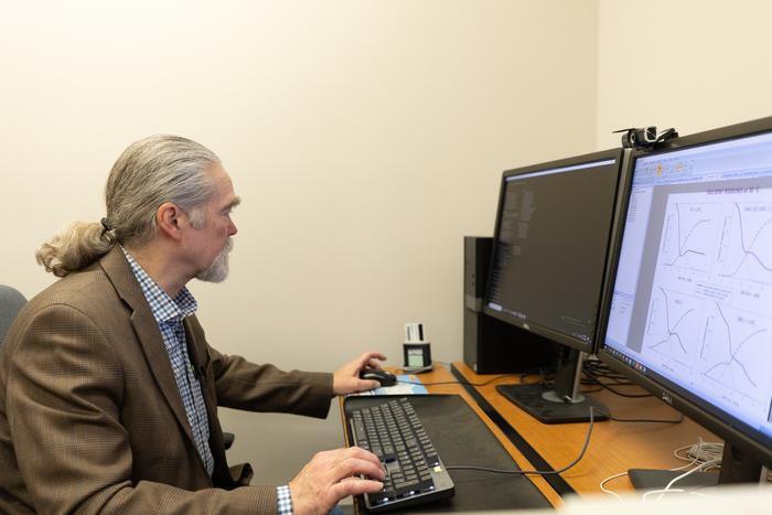 NL Distinguished Scientist Kev [IMAGE] | EurekAlert! Science News Releases