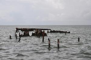 Sunken Barge Debris Removal [IMAGE] | EurekAlert! Science News Releases