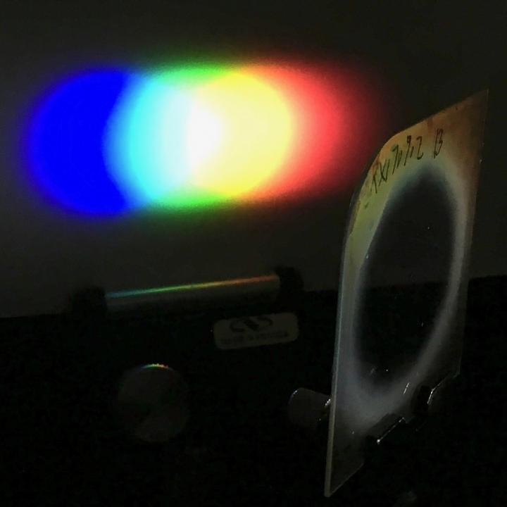 Bending Light More Efficiently [IMAGE] | EurekAlert! Science News Releases