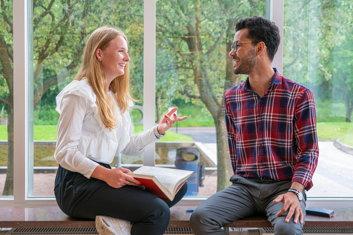 Pairing students supports integration at univ | EurekAlert!