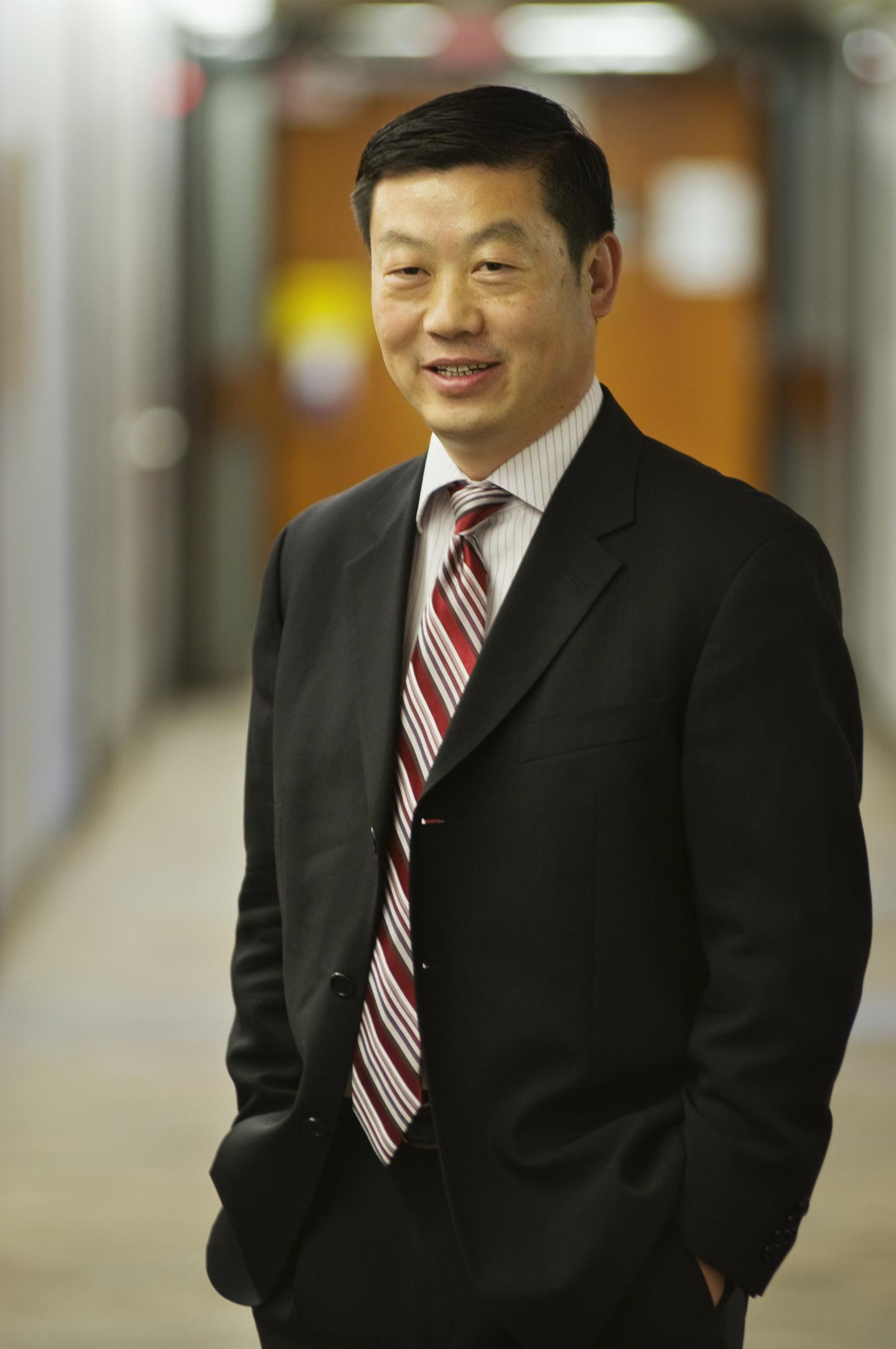 Steering an enzyme's 'scissors' shows potenti | EurekAlert!