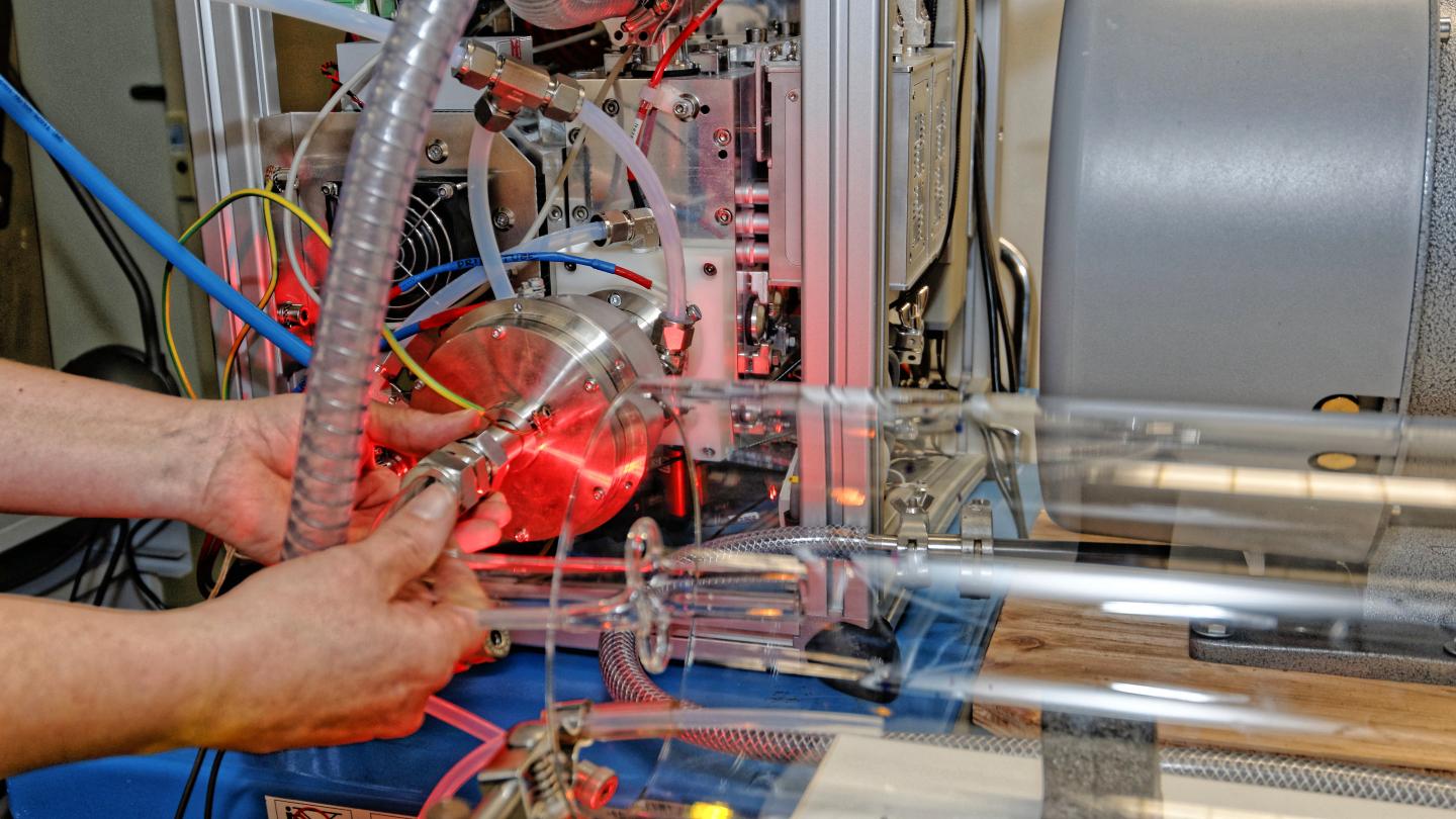 Laminar Flow Reactor [IMAGE] | EurekAlert! Science News Releases