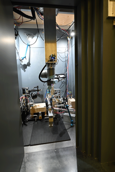 Inside mobile hot cell [IMAGE] | EurekAlert! Science News Releases