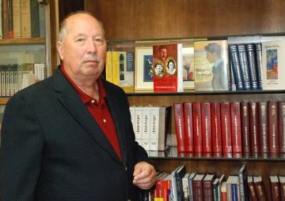 Paul R. Gregory, Cullen Distin [IMAGE] | EurekAlert! Science News Releases