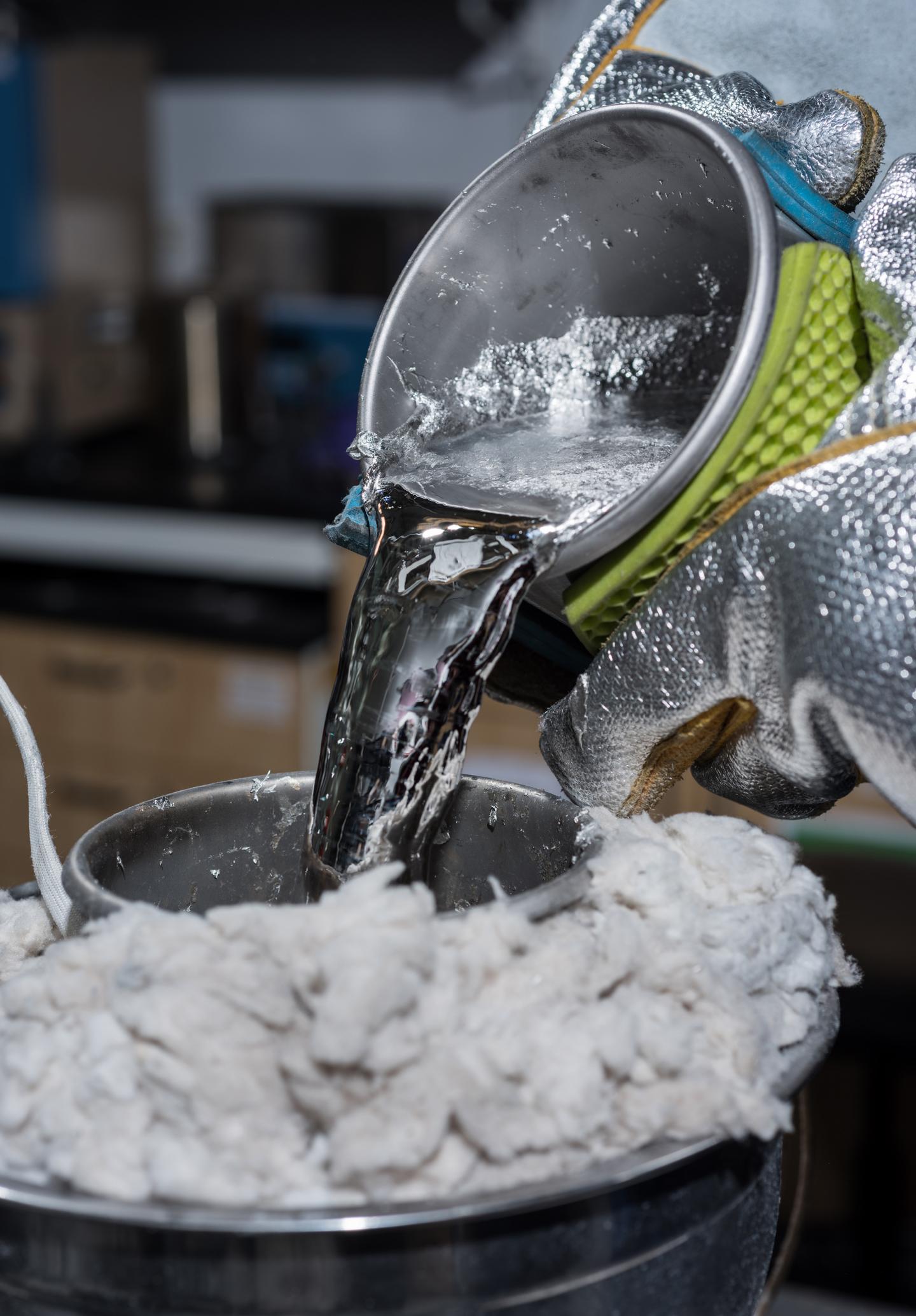 Molten Tin Transport (2 of 2) [IMAGE] | EurekAlert! Science News Releases