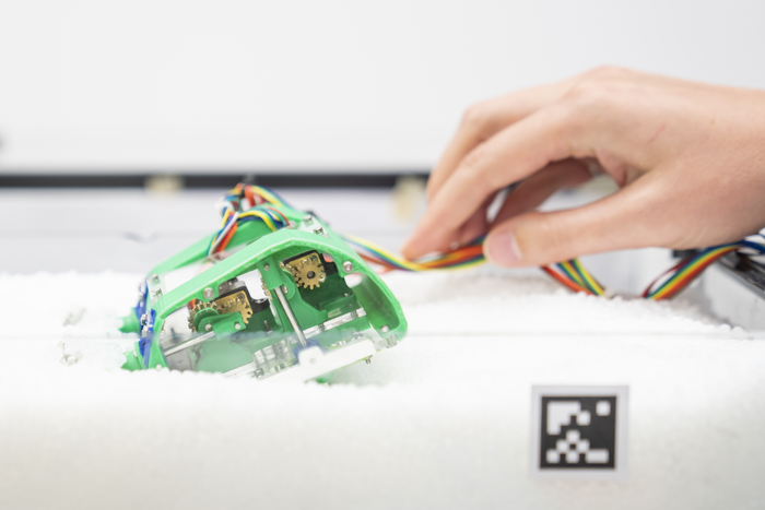 Mole crab-inspired robot EMBUR [IMAGE] | EurekAlert! Science News Releases