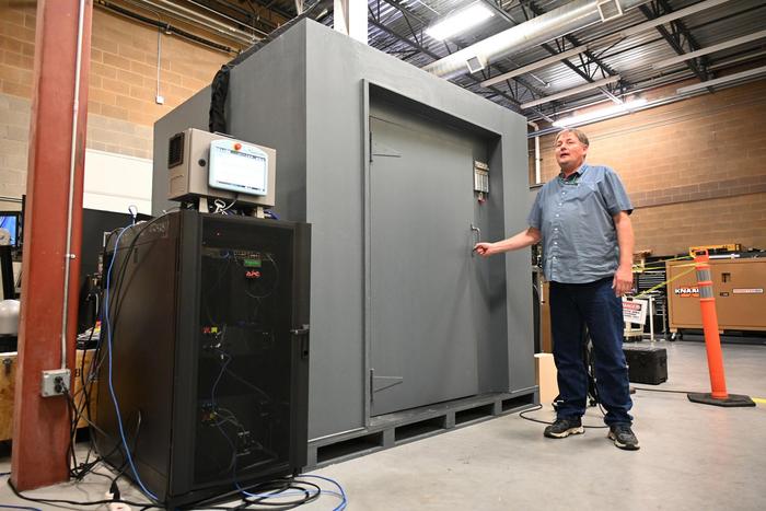 INL Hot Cell [IMAGE] | EurekAlert! Science News Releases