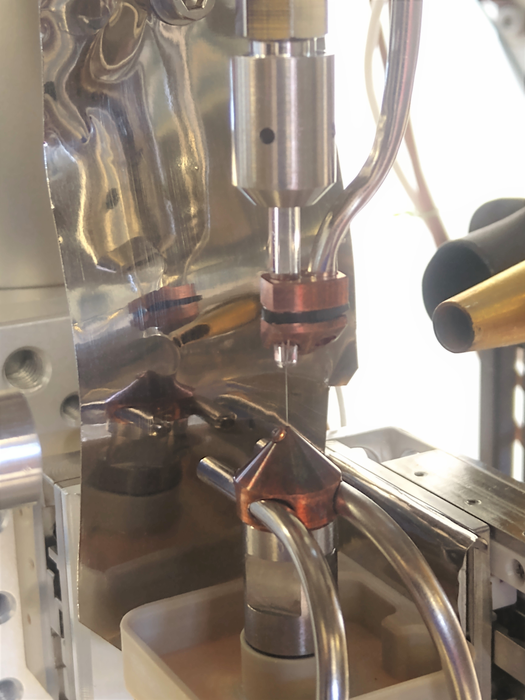 micro-jet experiment [IMAGE] | EurekAlert! Science News Releases